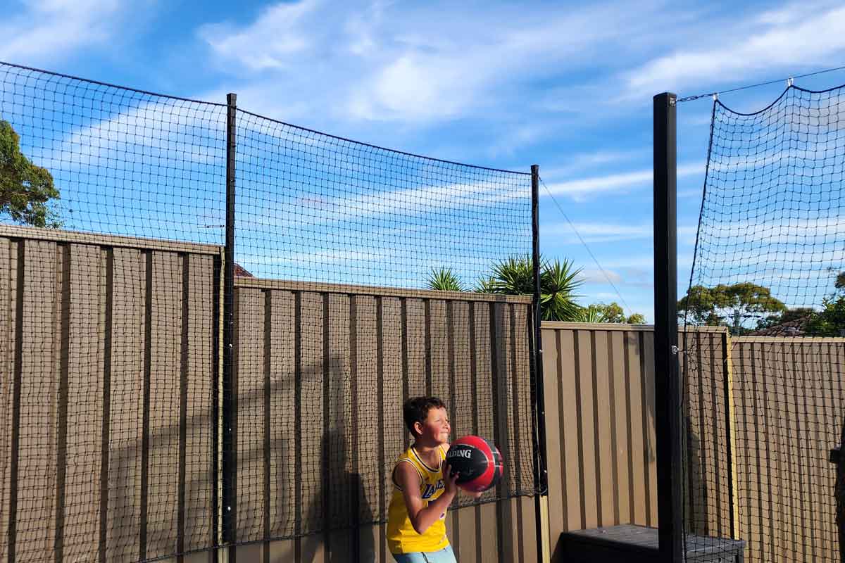 3m Fence Mounted Support Post – Quatra Sports